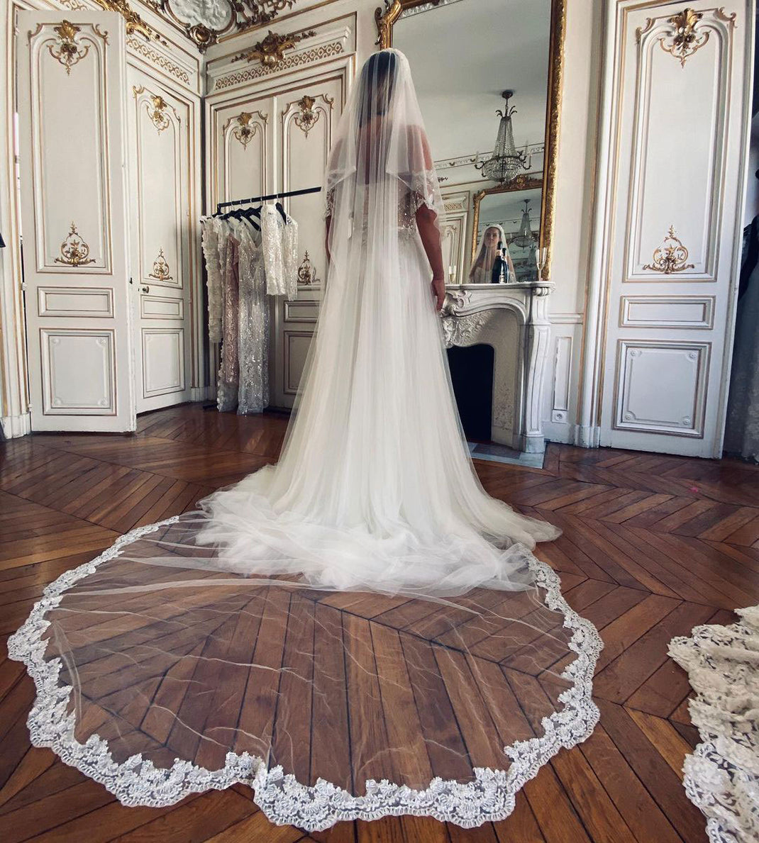 Atelier in Paris - bespoke fashion and made-to-measure dresses ...